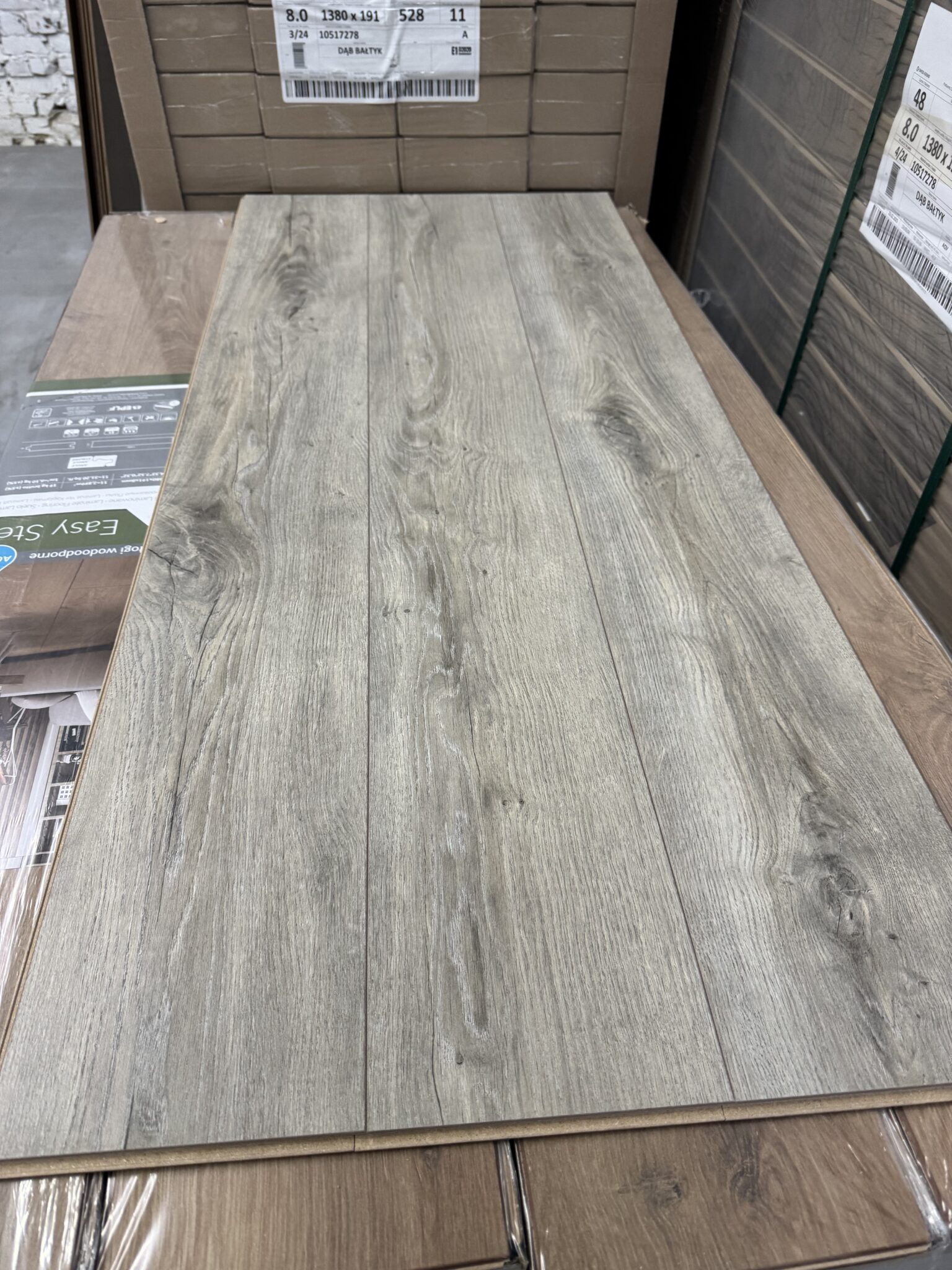 Laminate 8mm Light Grey | Largest Flooring Outlet Benelux | Floor Depot