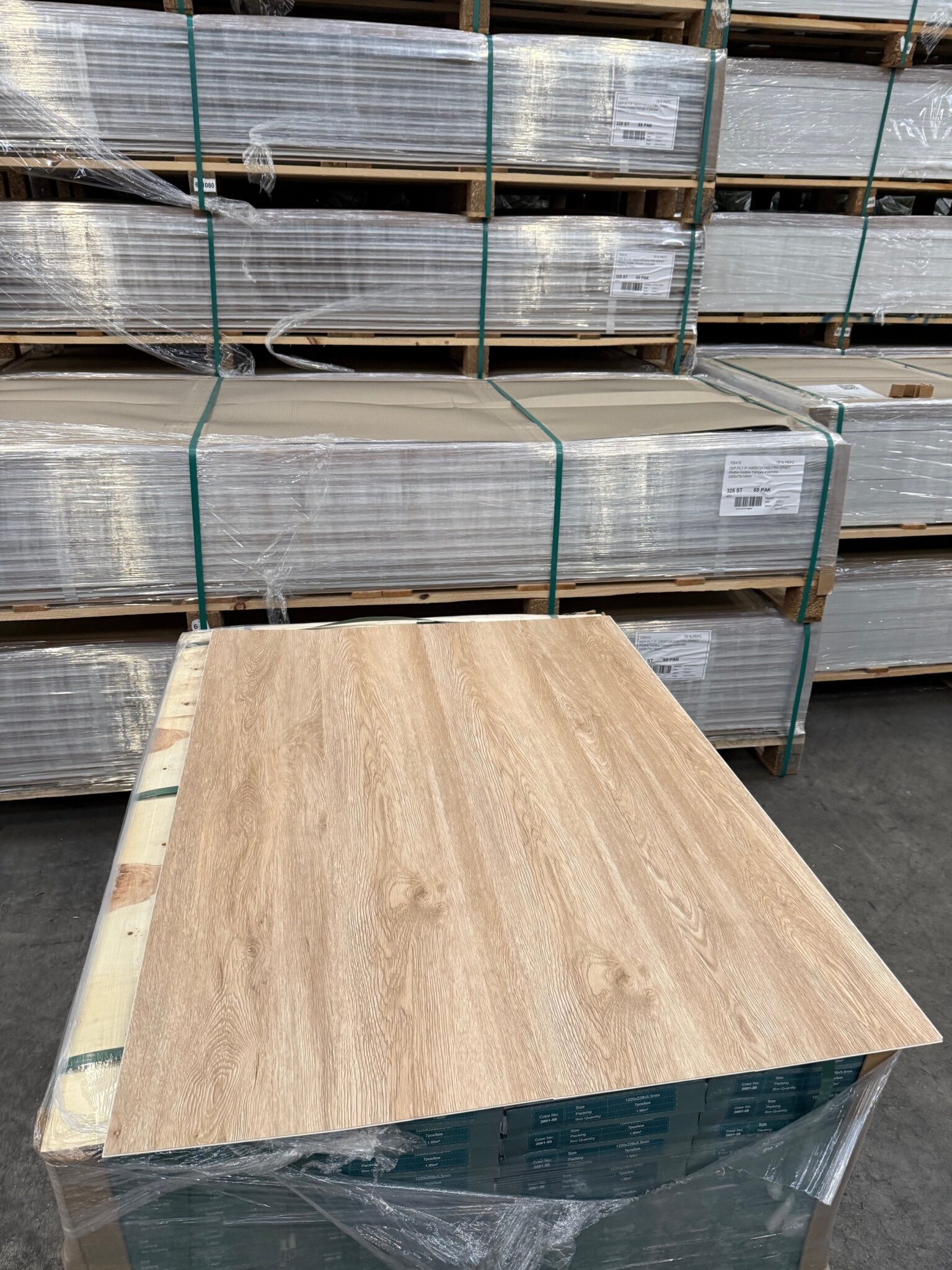Vinyl Flooring 5.5mm | Largest Flooring Outlet Benelux | Floor Depot